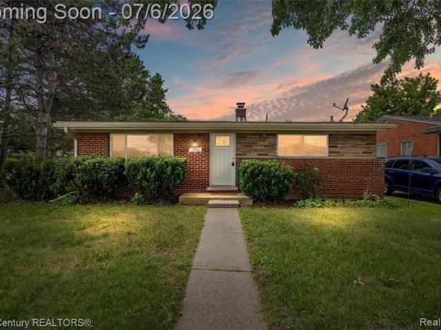 1720 Westbrook Dr, Madison Heights, MI 48071