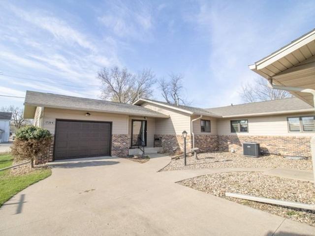 1720 18th St Apt 4, Rock Valley, IA 51247