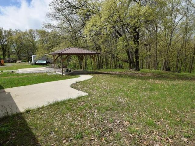 17217 Hickory Ct, Unionville, MO 63565