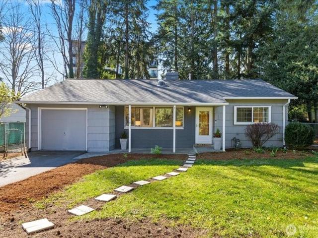 17219 Midvale Ave N, Shoreline, WA 98133