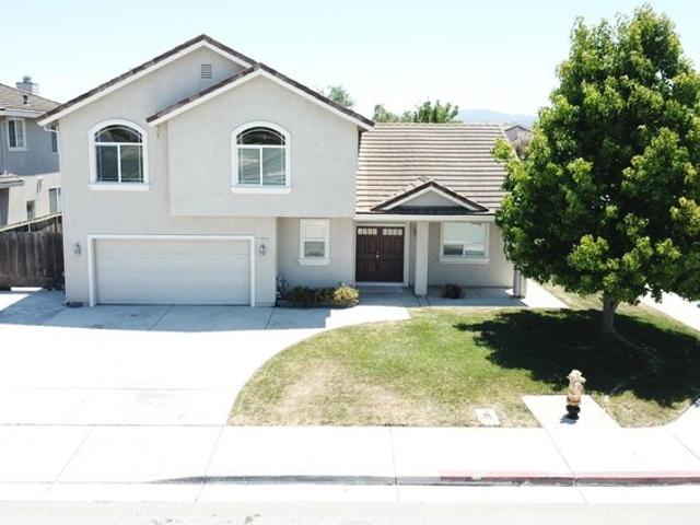 1721 Monte Vista Dr, Hollister, CA 95023