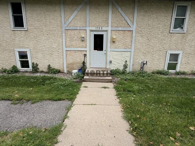 1721 Nokomis Street, Studio