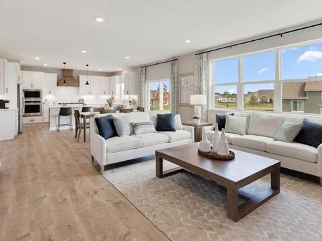 1721 Oak Creek Pass, Chaska, MN 55318