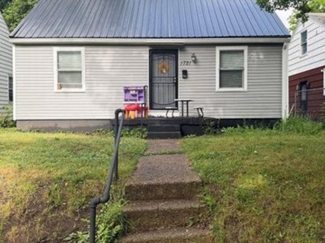 1721 Obrien St, South Bend, IN 46628