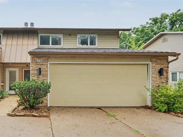1721 Applewood Pl NE Unit D, Cedar Rapids, IA 52402