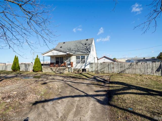 1721 E Woodward Heights Boulevard