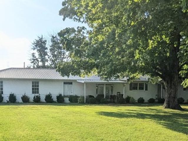 1721 Pleasant Grove Rd, Westmoreland, TN 37186