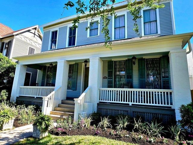 1721 Post Office St, Galveston, TX 77550