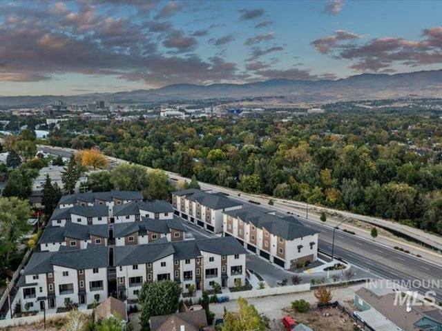 1721 S Rock View Ln, Boise, ID 83705