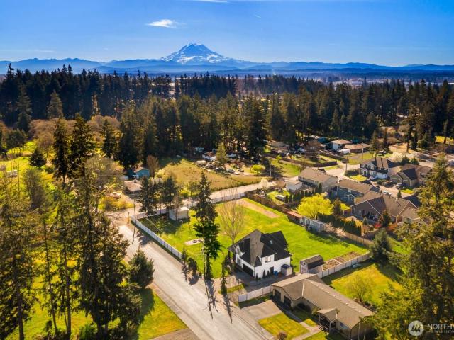 1721 th Ave E