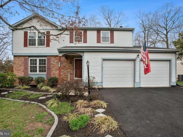 1721 Whitewood Ln, Herndon, VA 20170