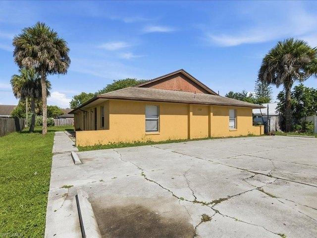 1721 46th Ter SW, Naples, FL 34116