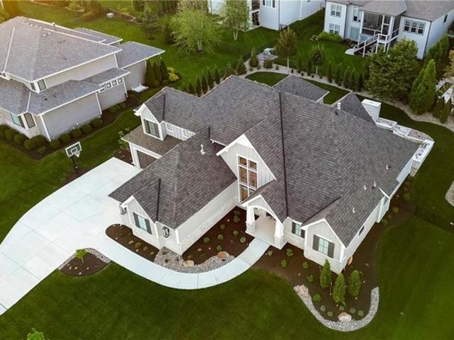 17220 Goddard St, Overland Park, KS 66221