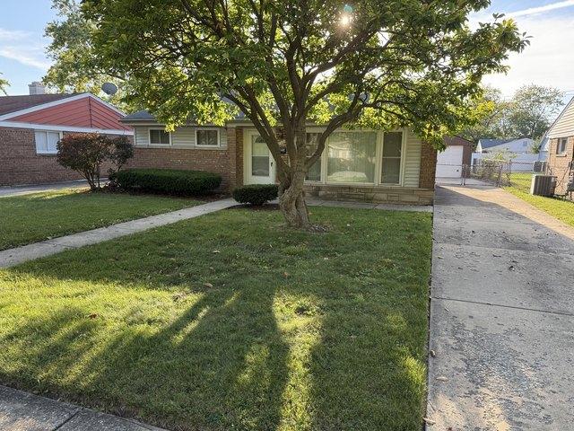 17222 Roy St, Lansing, IL 60438