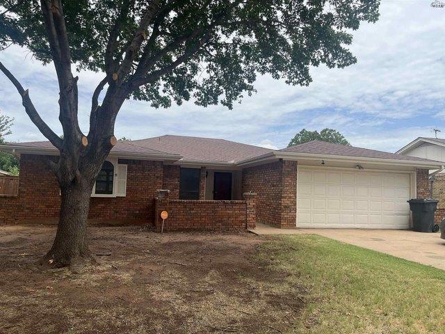 1722 Meadowcliff Dr, Wichita Falls, TX 76302