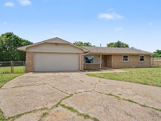 1722 NW Crosby Park Blvd, Lawton, OK 73505