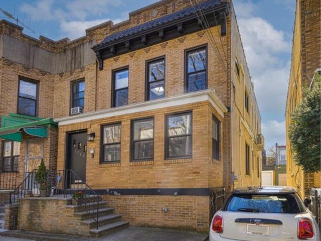 1722 Norman St, Queens, NY 11385