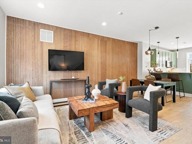 1722 Alter St, Philadelphia, PA 19146