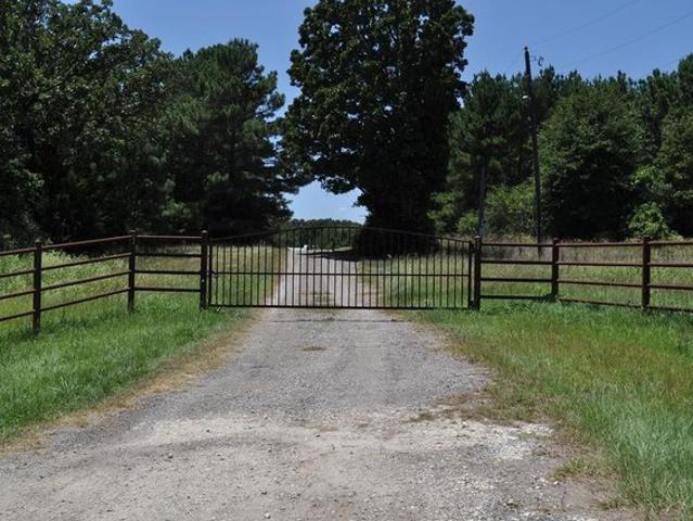 1722 An County Road 432, Palestine, TX 75803