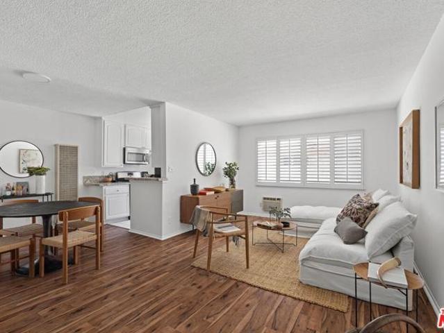 1722 Brockton Ave #12, Los Angeles, CA 90025