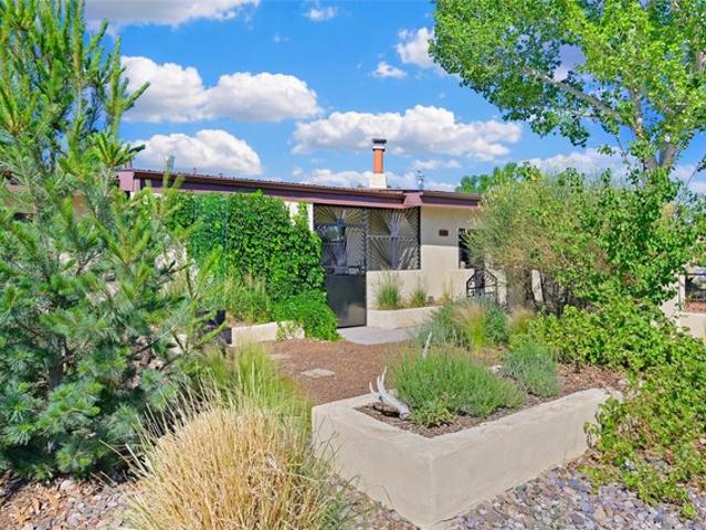 1722 Callejon Emilia, Santa Fe, NM 87501