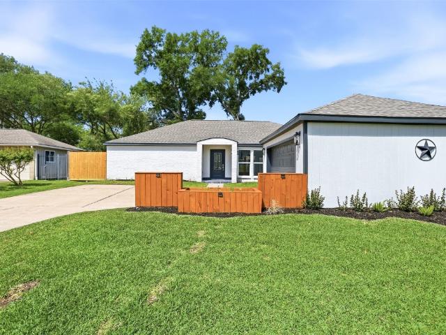 1722 Cherry Bend Dr, Houston, TX 77077 | MLS #17300 | Compass