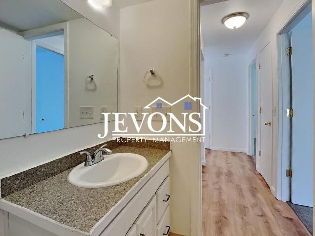 1722 E 56th St Tacoma, WA 98404 2 Bedroom Apartment for Rent at 1722 E 56th St, Tacoma, WA 98404 Eastside