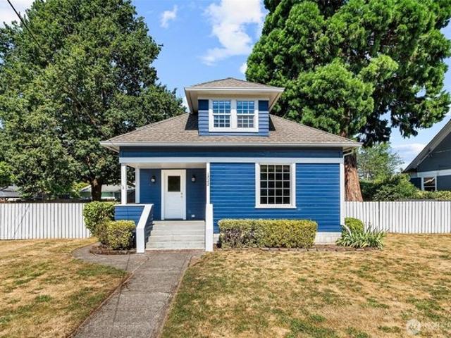 1722 Franklin St, Enumclaw, WA 98022