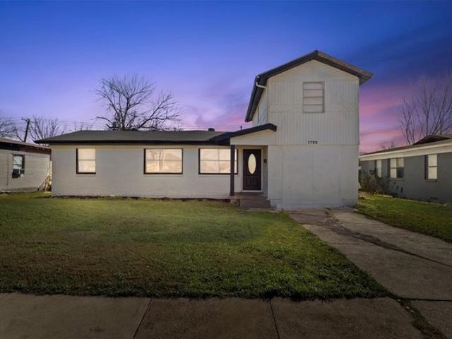 1722 Hillcrest St, Mesquite, TX 75149