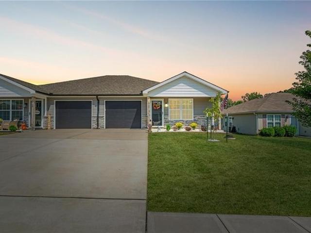 1722 Jo Ann Dr, Raymore, MO 64083