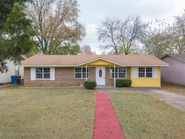 1722 TULSA ST, FORT SMITH, AR 72901 Single Family Residence Fo.