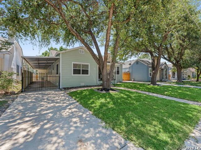 1722 W Mistletoe