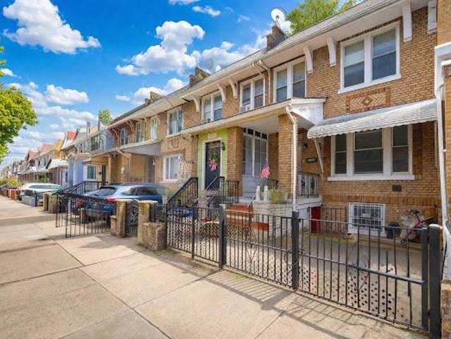 1722 West 10th Street