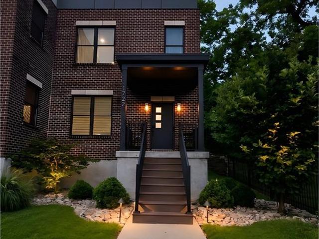 1722 William Howard Taft Rd, Cincinnati, OH 45206