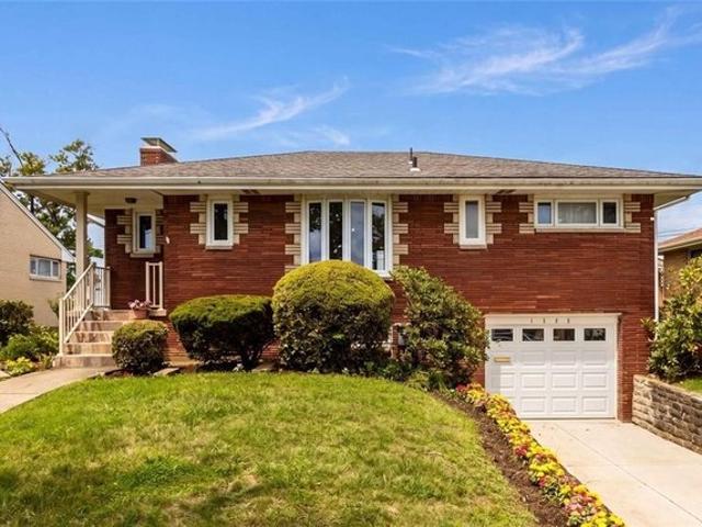 1722 Worcester Dr, Pittsburgh, PA 15243