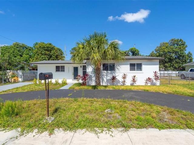 17231 NW 24th Pl, Miami Gardens, FL 33056