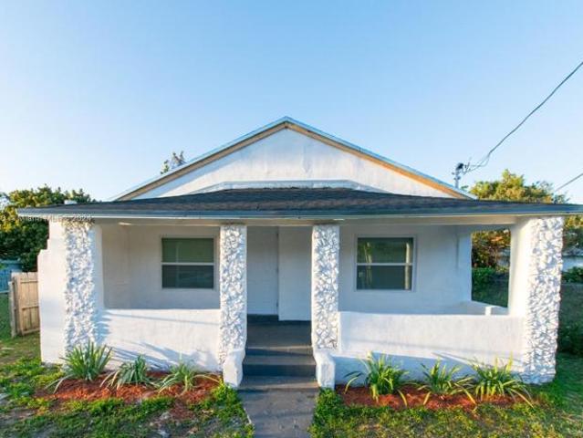 1723 NW 70th St, Miami, FL 33147