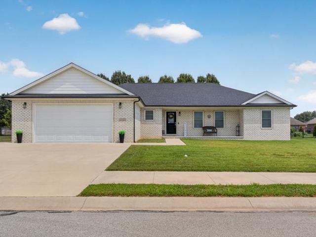 1723 Bell Ford Dr W, Seymour, IN 47274