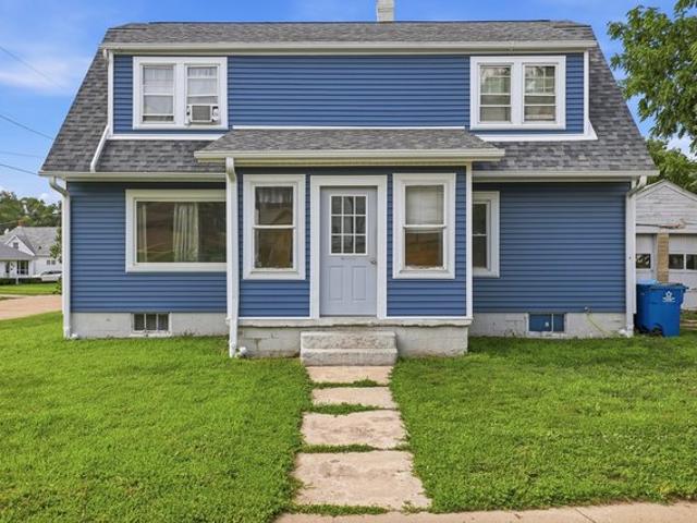 1723 W 4th St, Dixon, IL 61021
