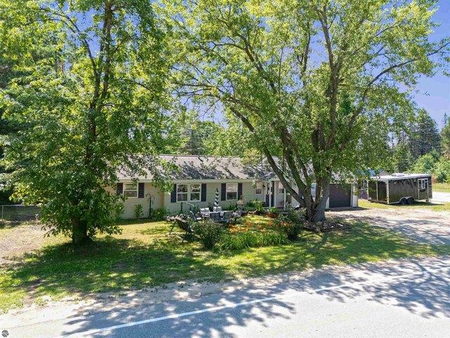 1723 W Division St, Cadillac, MI 49601