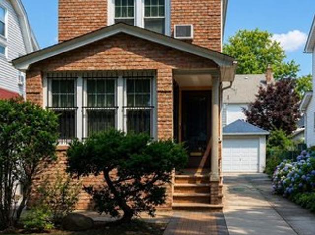 172 3 rd Ave, Jamaica, NY 11432