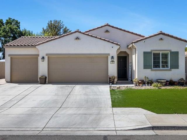 172 Adobe Ct, Coalinga, CA 93210