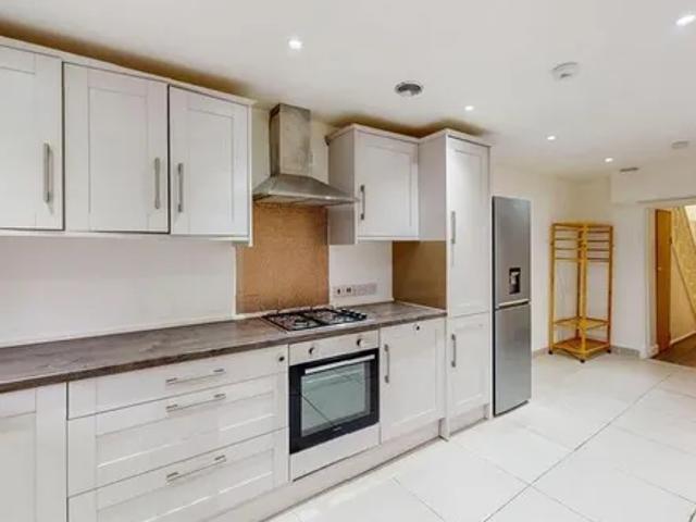 172 Bow Common Lane, London, E3 4HH, United Kingdom | 4 bed townhouse for rent #139069312 | Rentberry