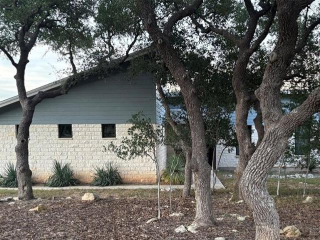 172 Bluff Trl, Dripping Springs, TX 78620
