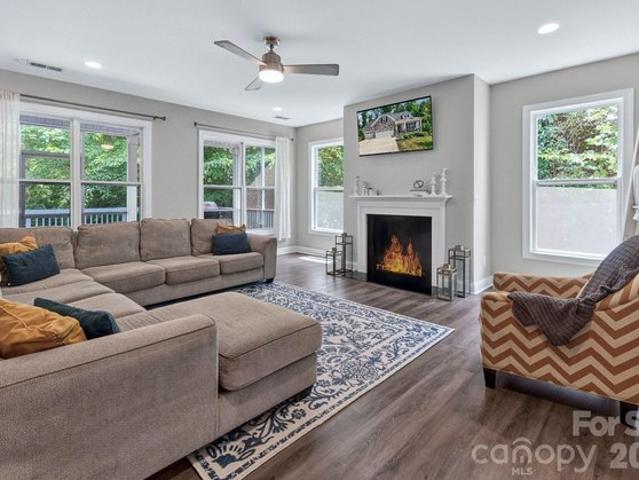 172 Butler Dr, Mooresville, NC 28115