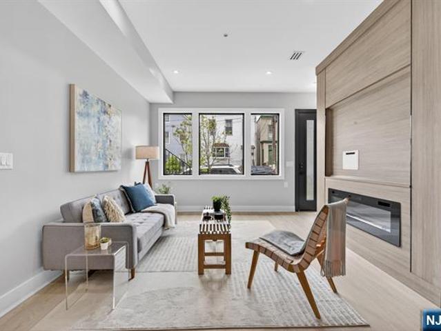 172 Griffith Street # 1