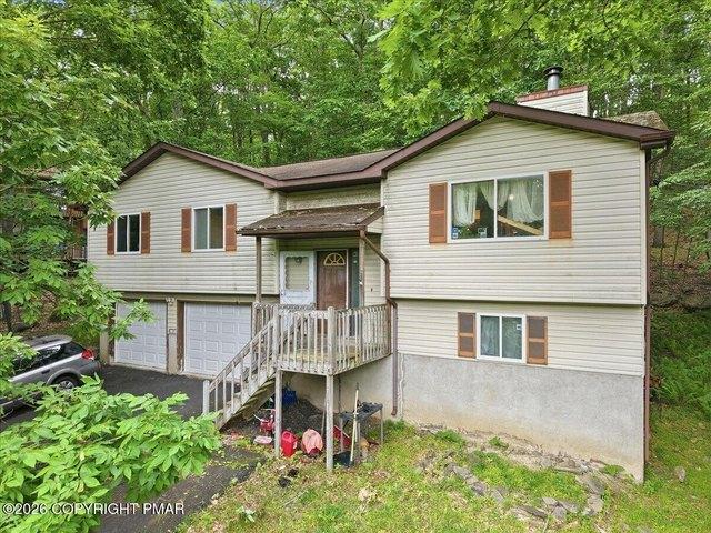 172 Dorchester Dr, Bushkill, PA 18324