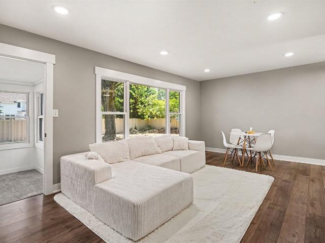 172 E 25th Street