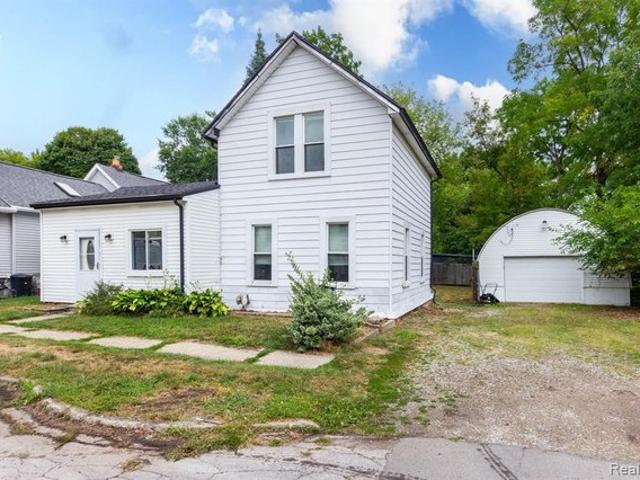 172 Higgins St, Lapeer, MI 48446
