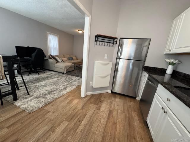 172 Main Street 1